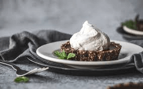 Whipped Cream vs Heavy Whipping Cream: Calories and Carbs You Should ...